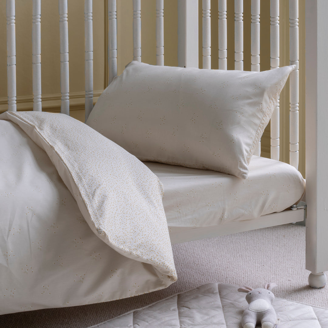 Organic Cotton Cotbed Bedding Set - Wild Chamomile & Avery Row UK