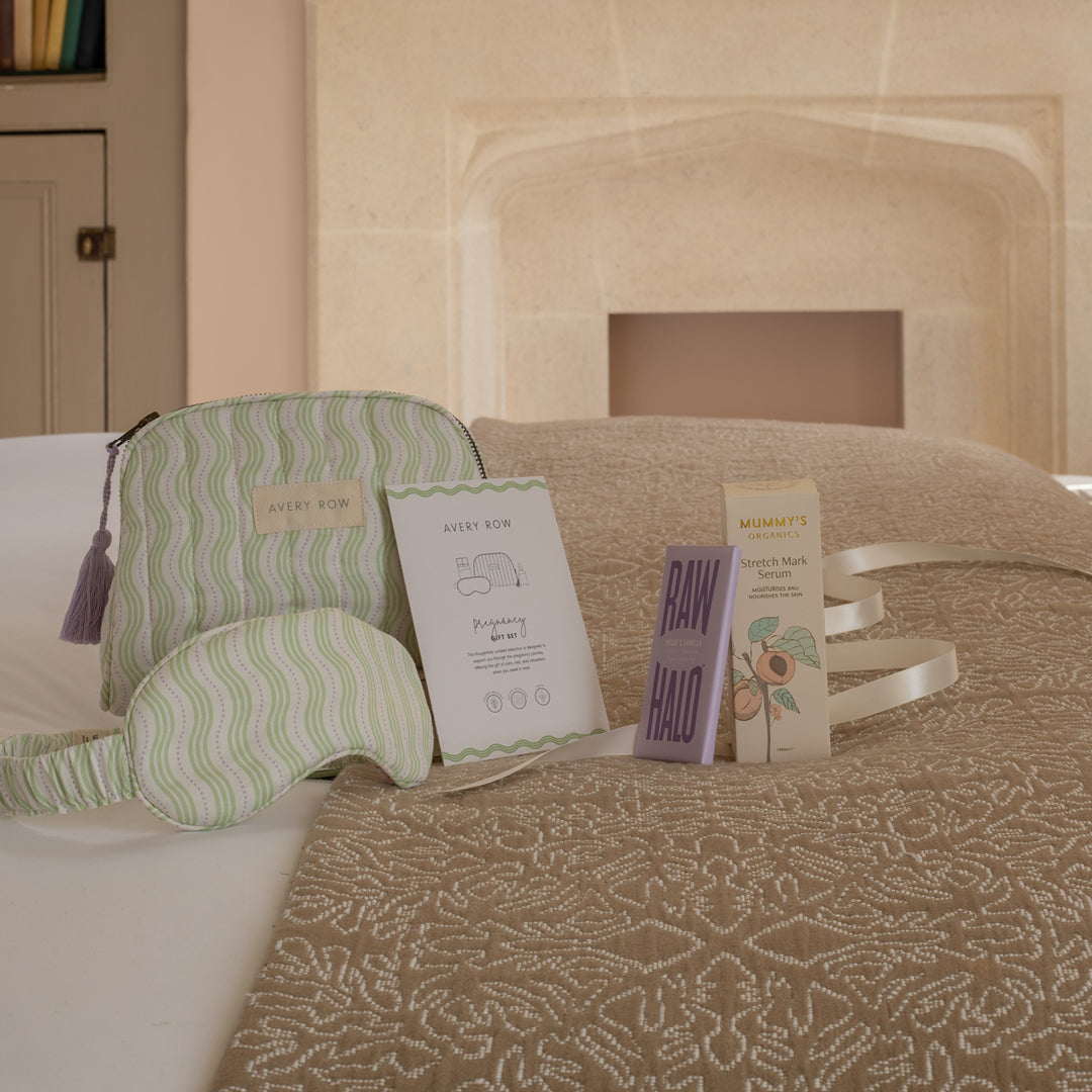 Pregnancy Gift Set Small - Wiggle & Avery Row UK