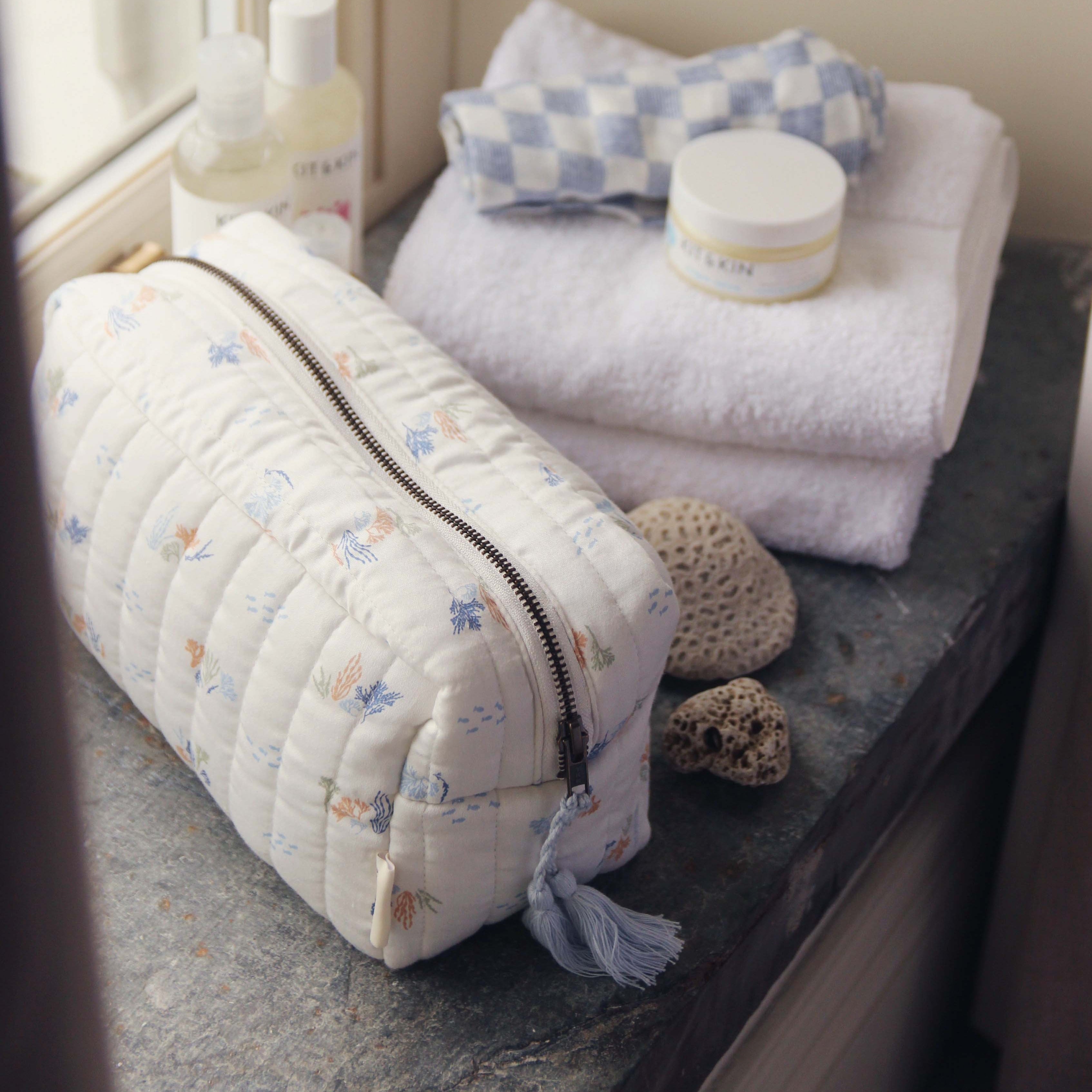 Wash bag - Coastline & Avery Row UK